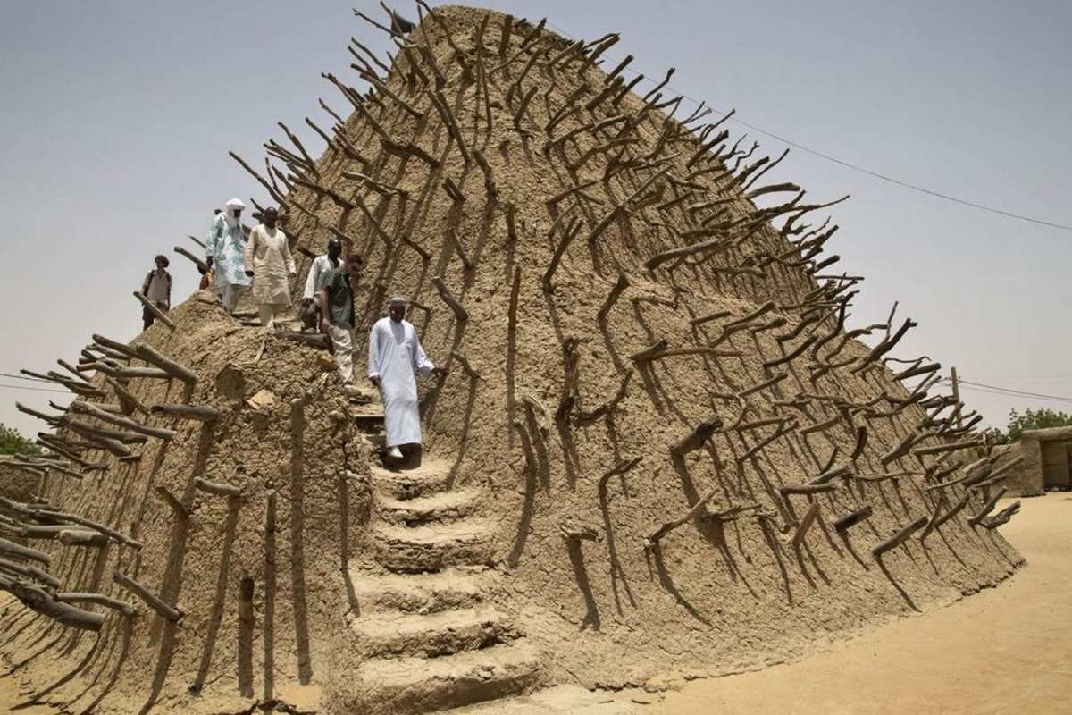 21 Tombs Around the World: Tales of Power, Belief, and Architecture ...