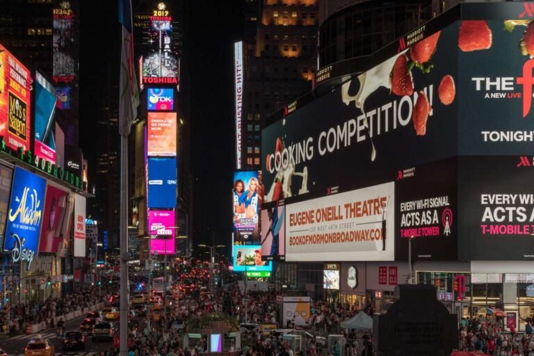 Top 10 Essential Tips For Successful Billboard Advertising The